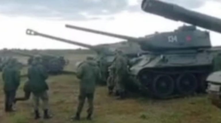 第二次大戦時の遺物T-34、IS-2戦車がロシア軍訓練場に登場│ワールドタンクニュース